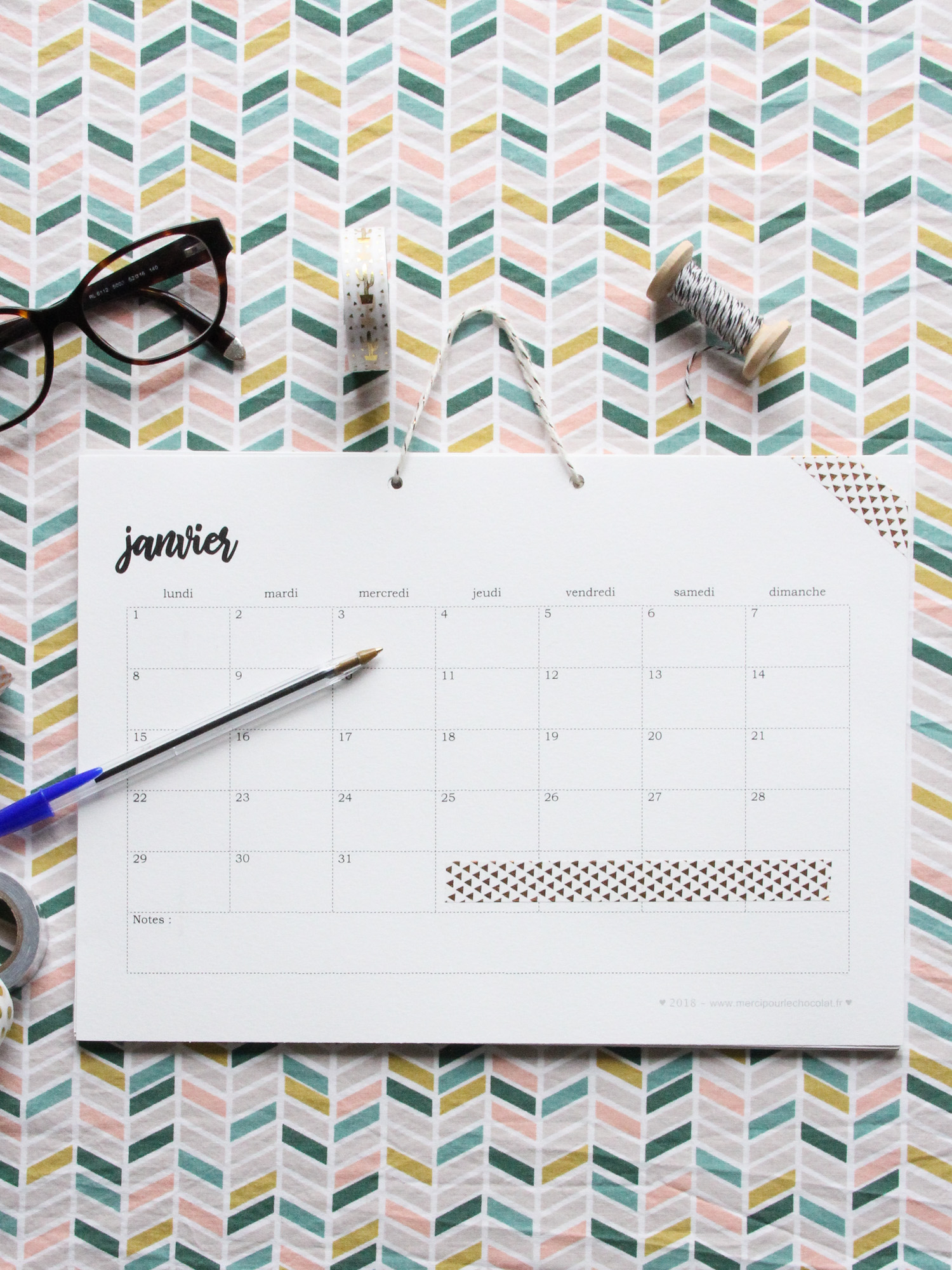 Calendrier gratuit tout simple, à télécharger et à customiser ! | Merci ...